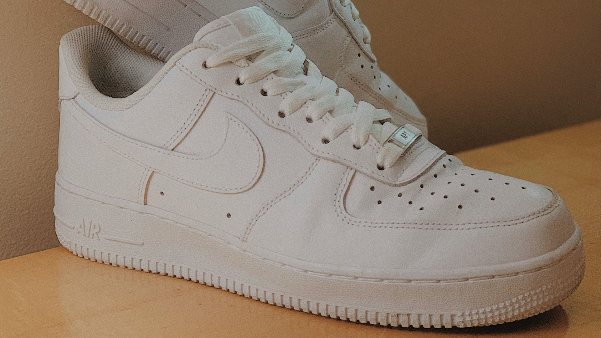 10 things men wear on a first date that women adore & 10 that leave a ...