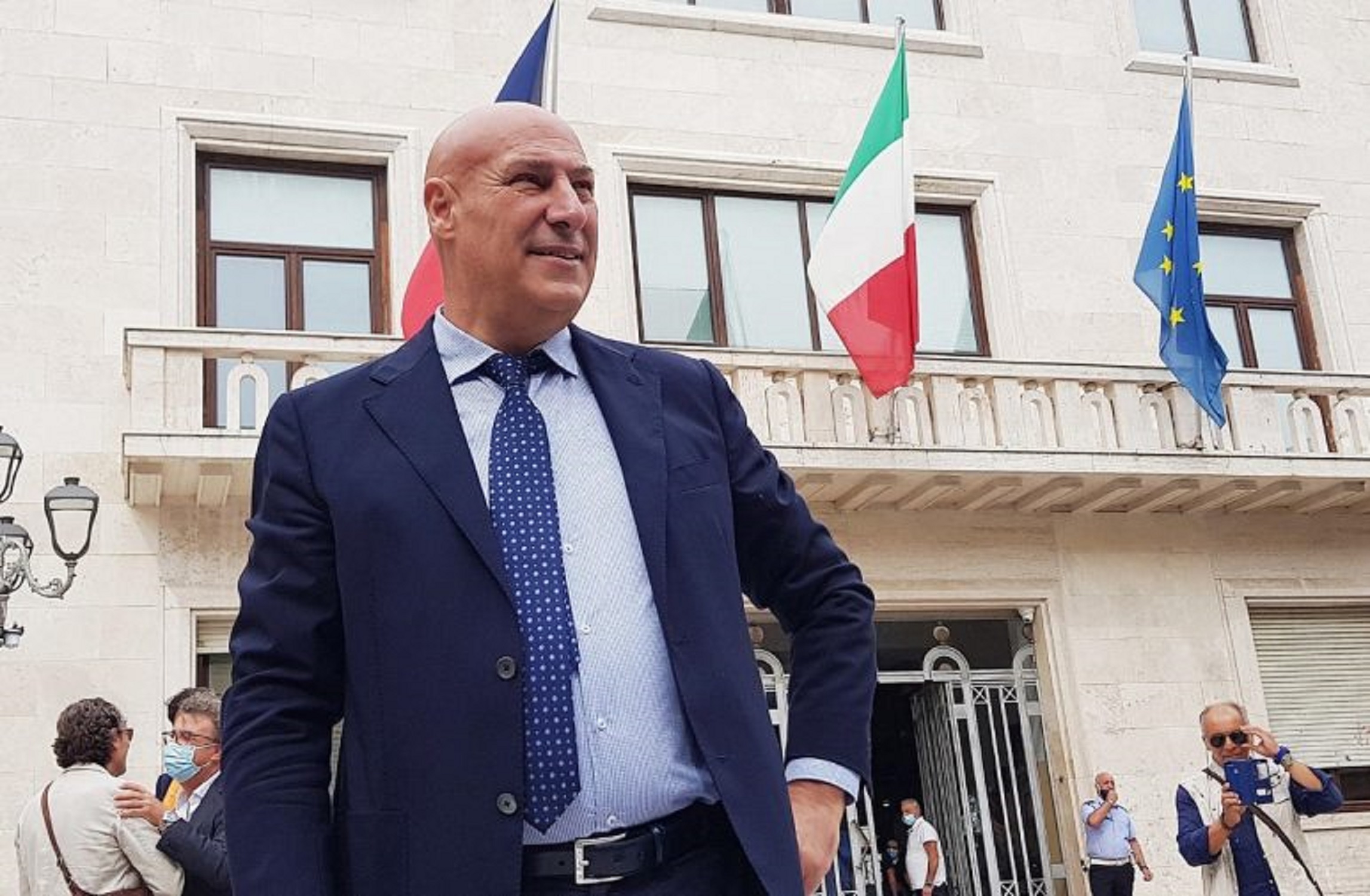 Inchiesta bibite allo stadio di Crotone, il sindaco Vincenzo Voce ...