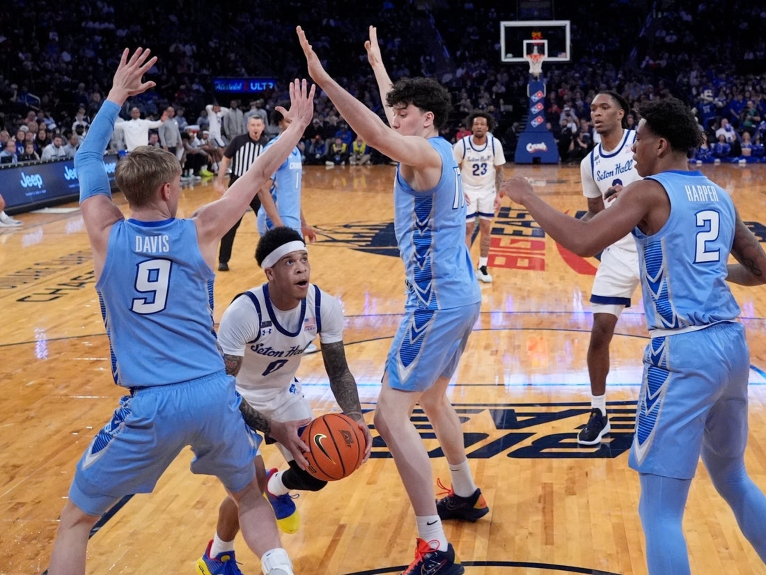 Seton Hall keeps NCAA Tournament hopes alive with Creighton win