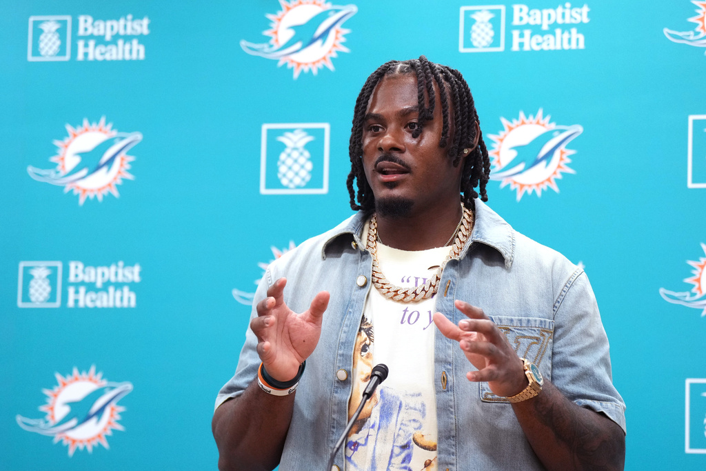 A new era in Miami: Malik Willis introduced as the Dolphins ...