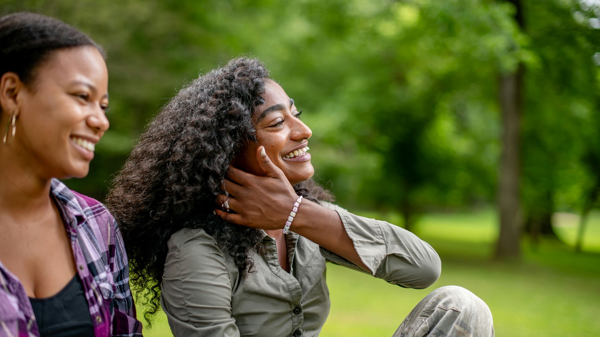 10 friendship red flags adults ignore & 10 green flags that actually matter