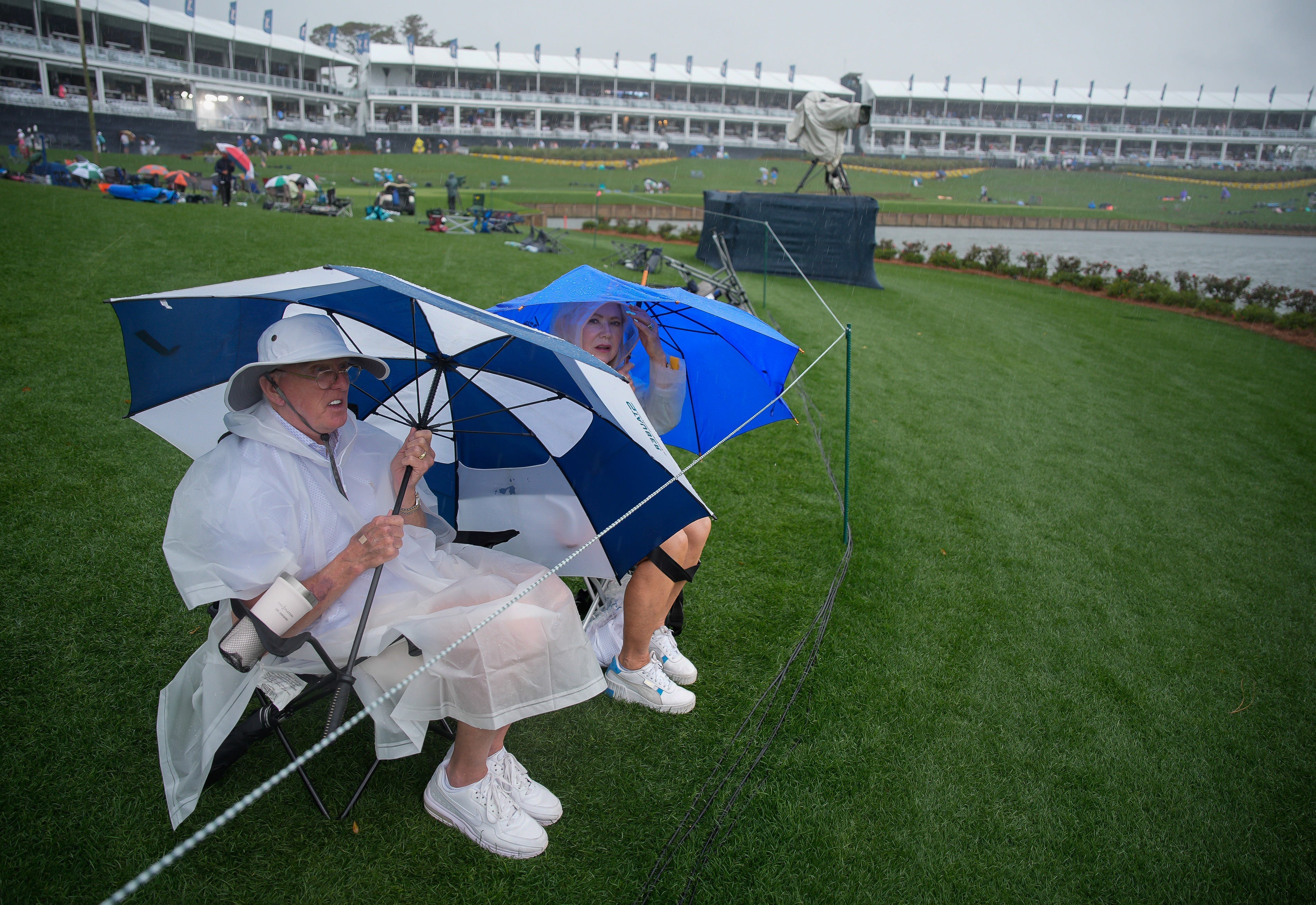 Players Championship first round glance, top shots, best hole, best stat