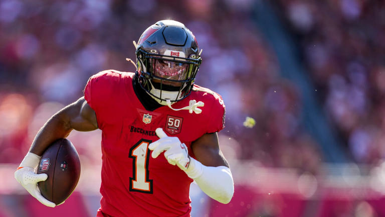 Rachaad White agrees to one-year deal with Commanders
