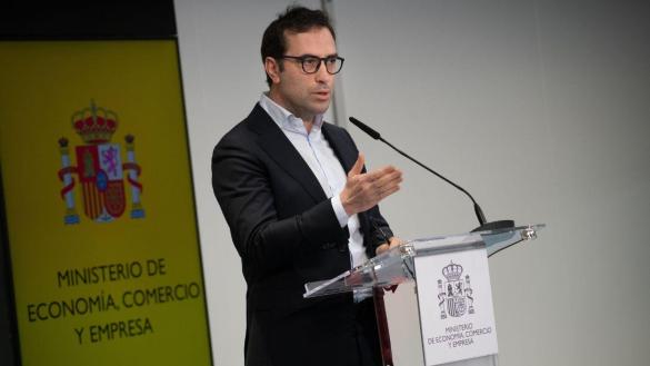 El Gobierno vigilará "al detalle" la rebaja fiscal de los carburantes ...
