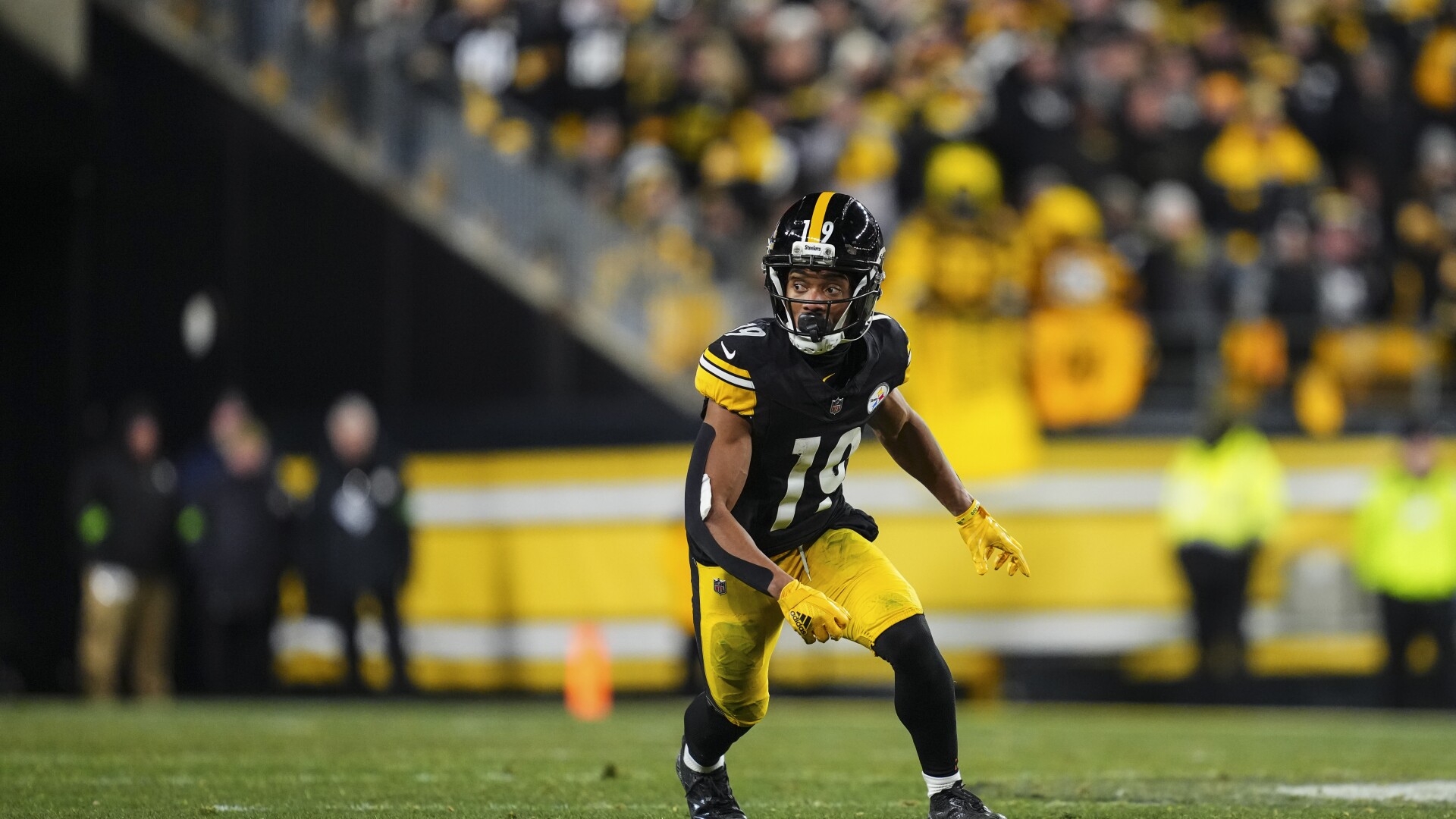 Giants sign former Steelers receiver Calvin Austin