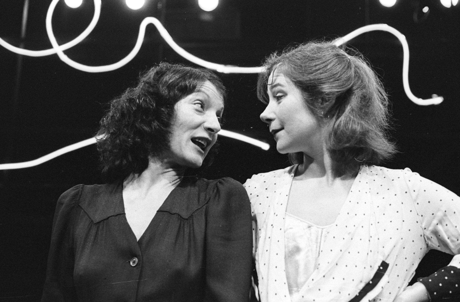 Aussie Icon Jane Lapotaire, The Crown Star, Dies at 81 - indonesiakini