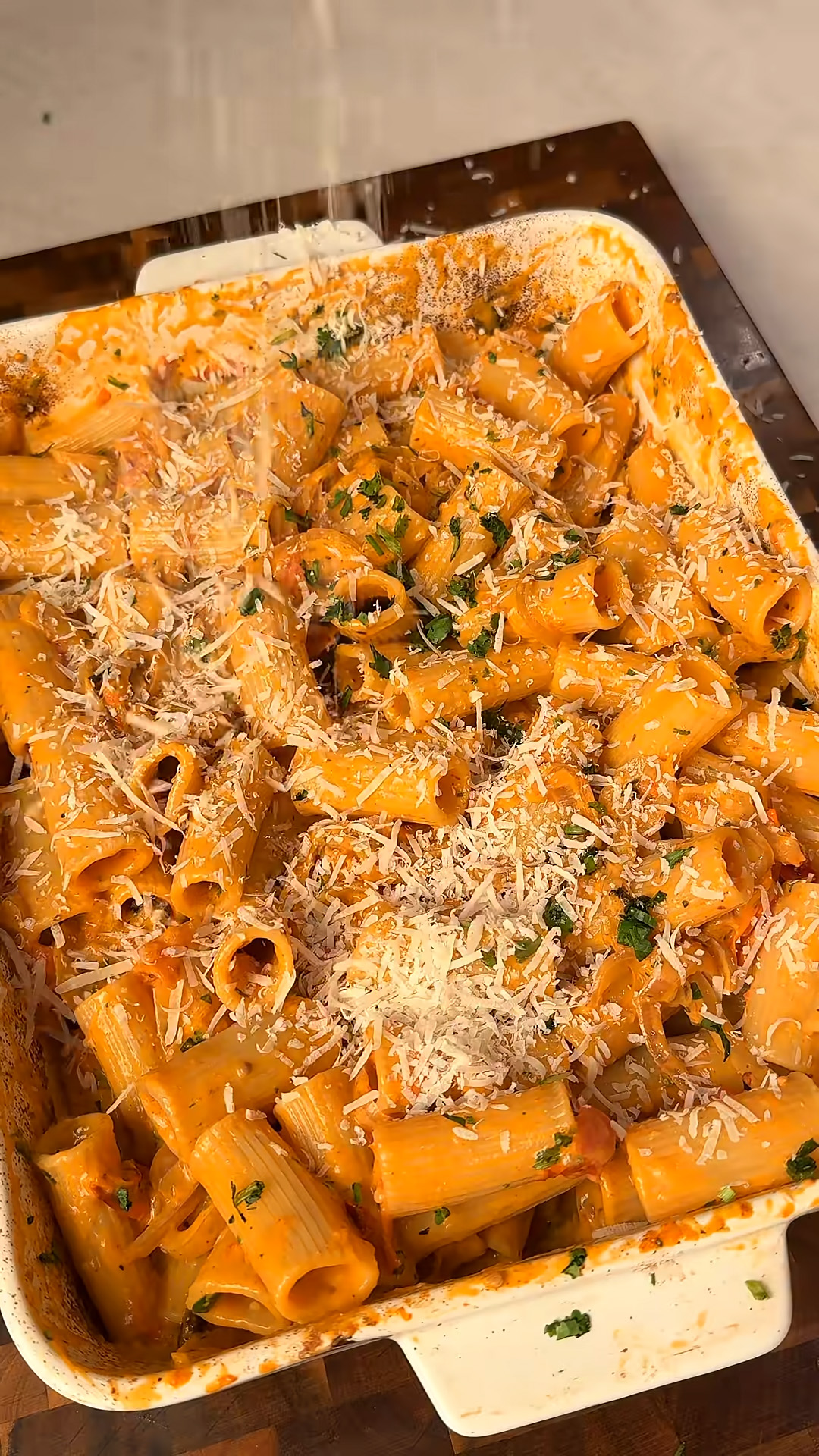 Creamy vegan pasta with roasted tomatoes and onions