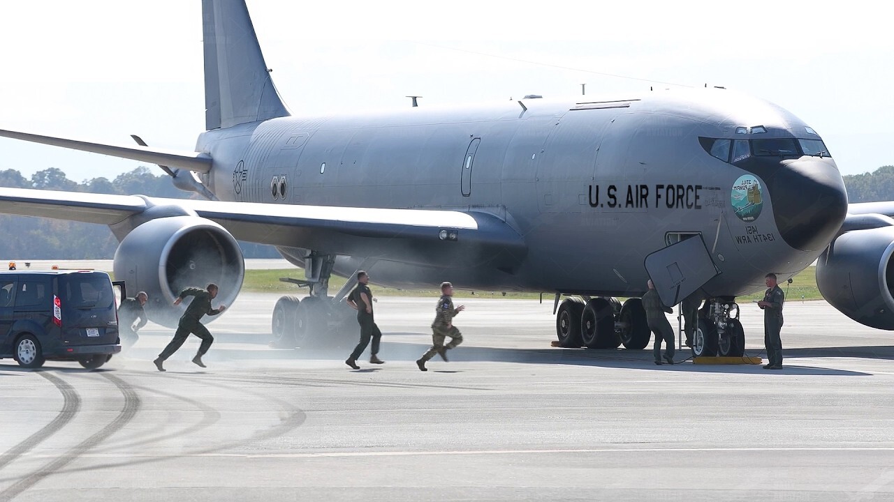 US KC-135 pilots sprint to their tankers during massive takeoff