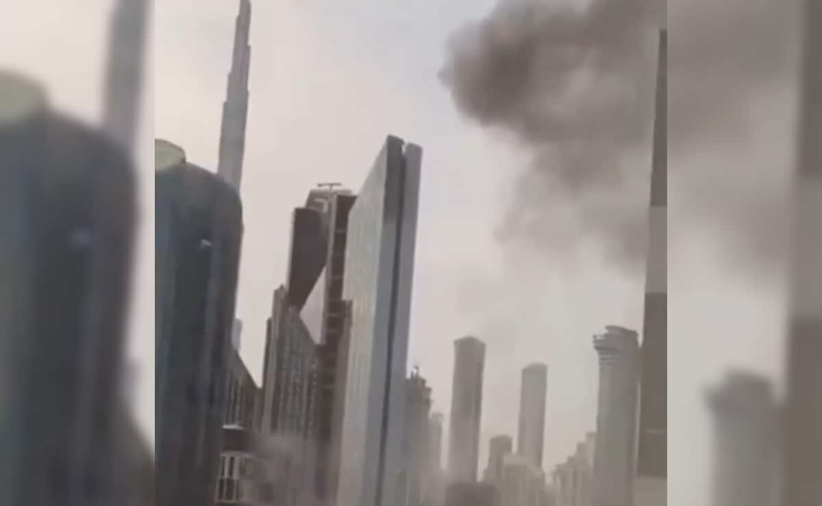 Dubai hit again: Video shows smoke above buildings, Burj Khalifa in ...