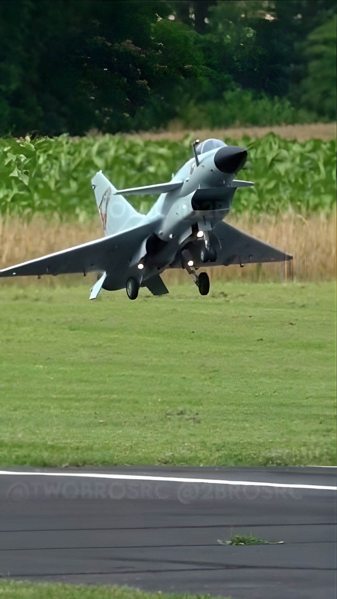 Experience the precision of a J-10 Vigorous Dragon landing