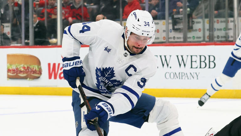 Maple Leafs’ Auston Matthews hurt after dirty knee-on-knee hit