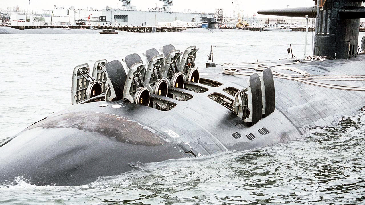 Tomahawk - The 1.5-ton missile that turned US subs into 1,500-mile ...