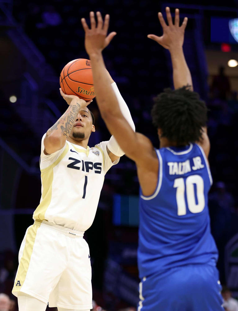 Akron Zips avoid late-game scare in MAC tournament quarterfinal win ...