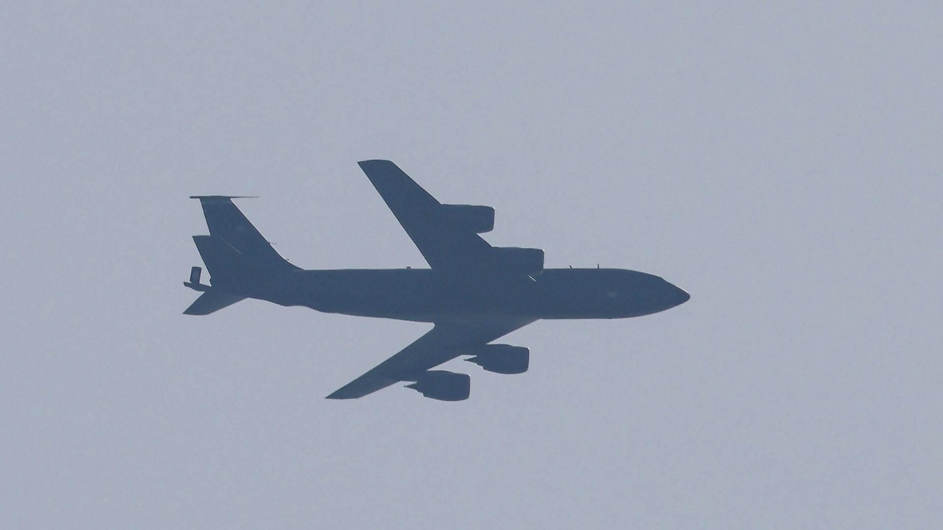 US KC-135 refueling plane crashes in Iraq during Iran operation; rescue ...