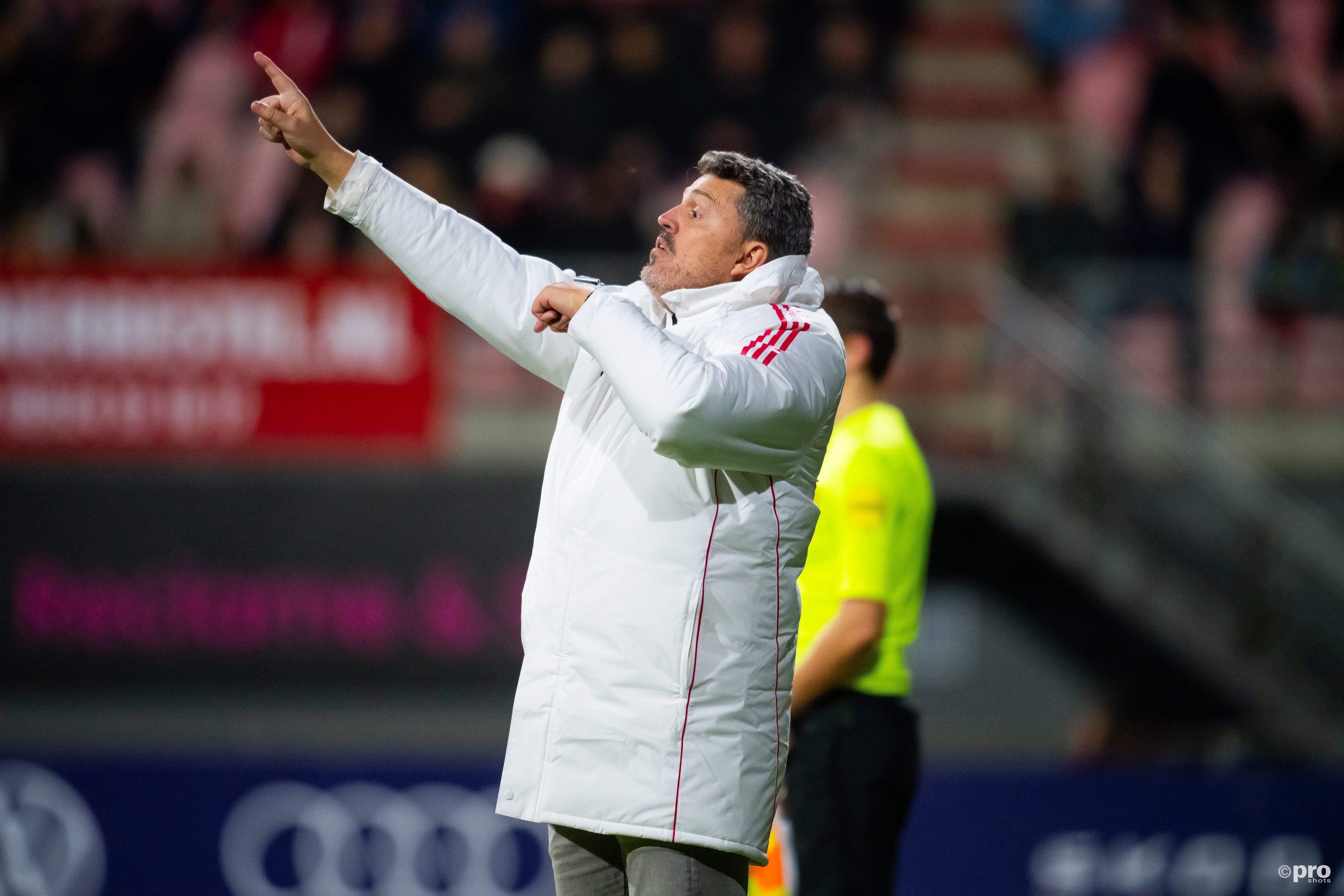 Oscar García duidelijk bij Ajax: 'Dat is niet waar, dat zou ik nooit doen'