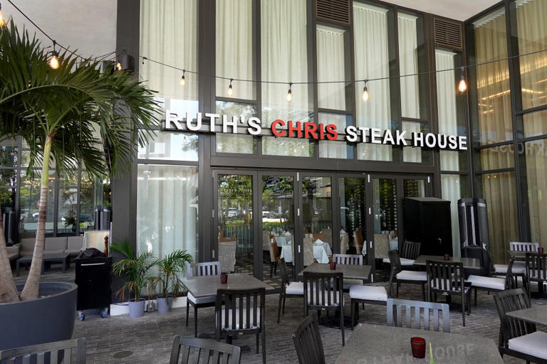 Ruth’s Chris Steak House owners crack down on diners’ dress code
