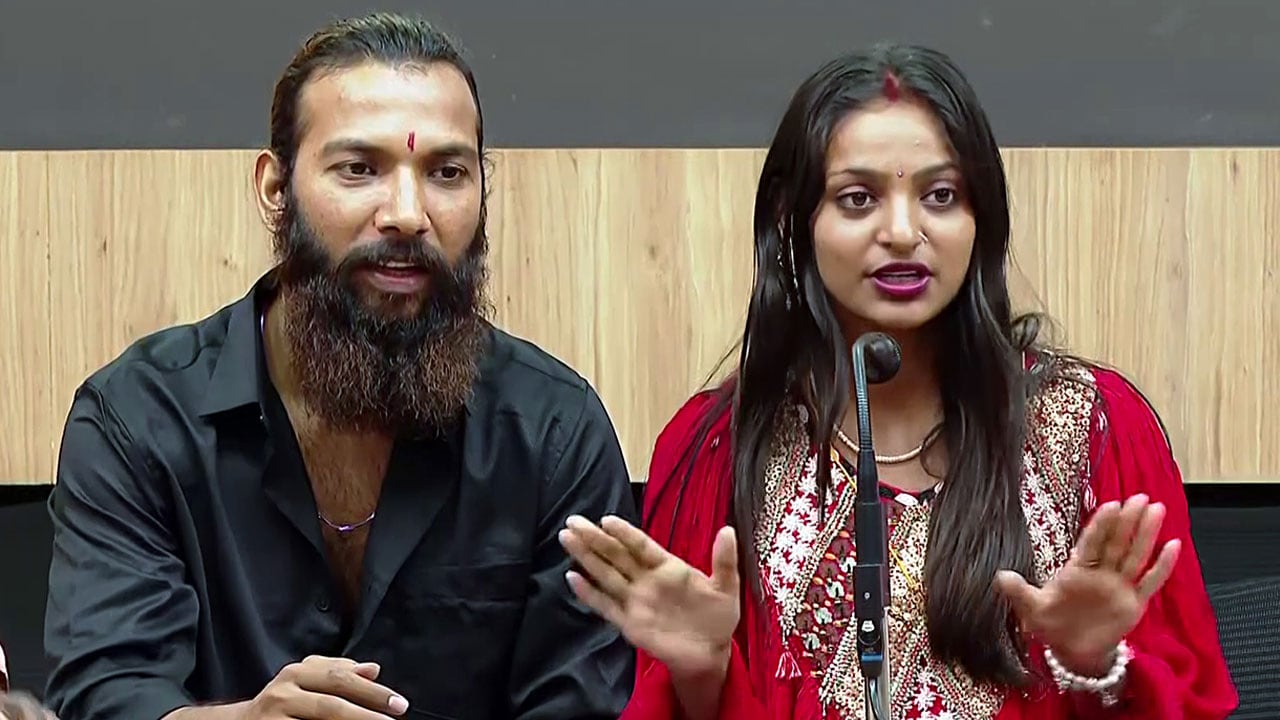 Kumbh Mela fame Monalisa Bhosle defends interfaith marriage with actor ...