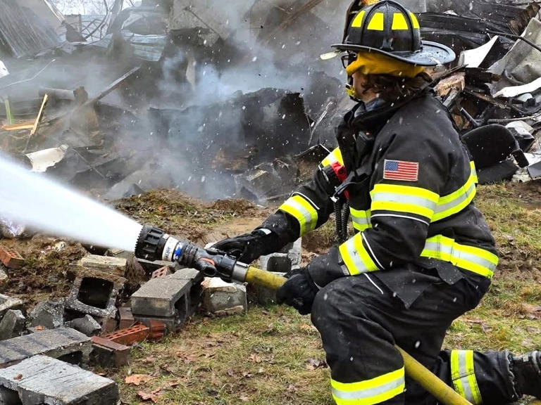 Firefighters battle gas-fed building fire in Plumstead