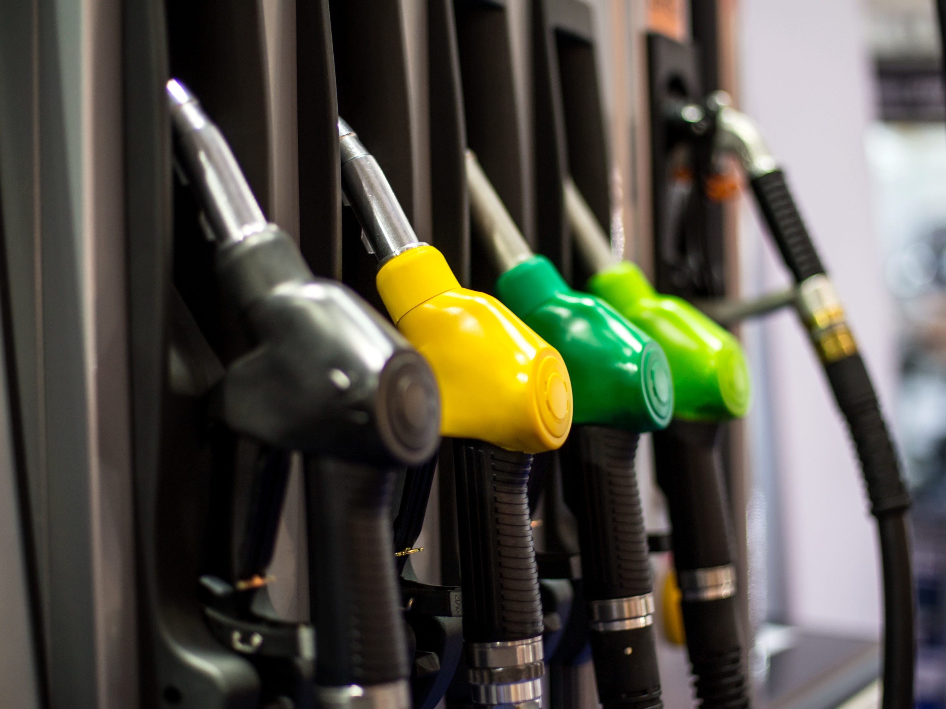 Caro carburanti: benzina in salita, il diesel potrebbe tornare il più ...