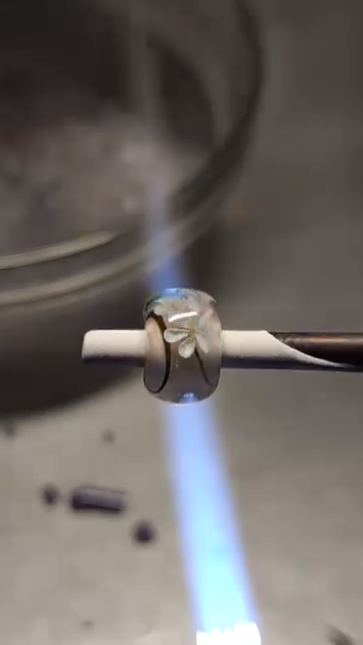 How handmade beads are created step by step