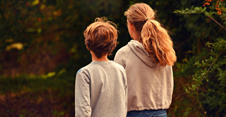 9 childhood patterns that quietly lead to sibling estrangement in adulthood