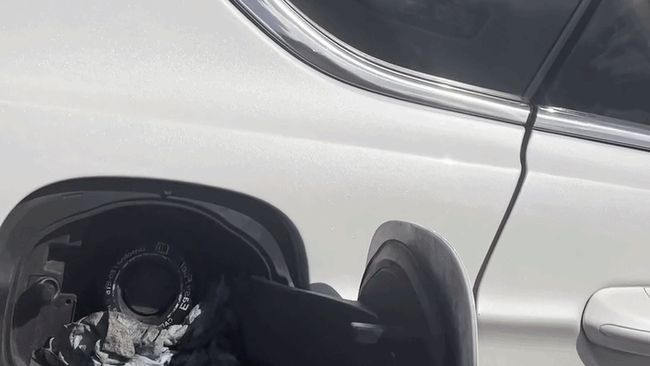 Woman and her hilarious 'farting' car go viral