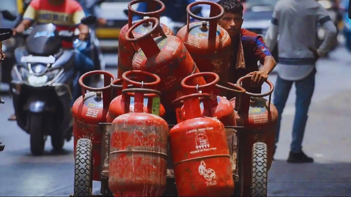 Indane gas booking via WhatsApp: How to book your cylinder easily