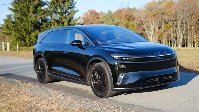 The Lucid Gravity is getting Apple CarPlay and Android Auto