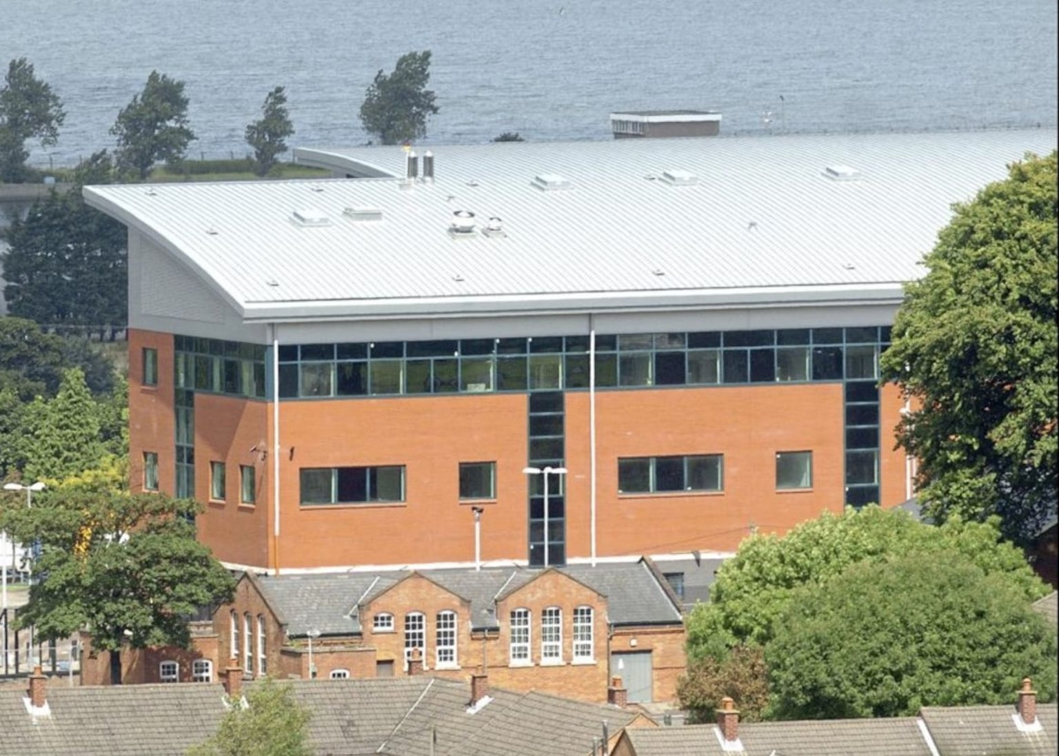 MI5 sharing all paramilitary intelligence with PSNI, watchdog says