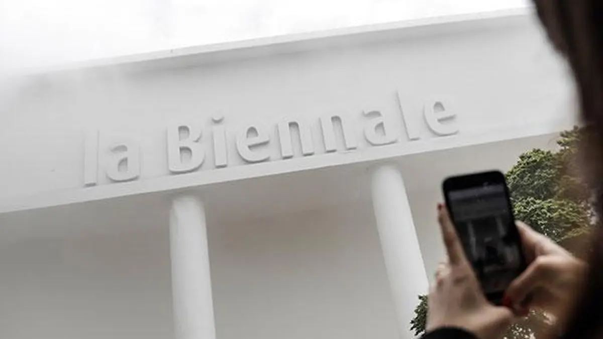 Crisis en Venecia: dimite el jurado de la Bienal por la crisis con ...