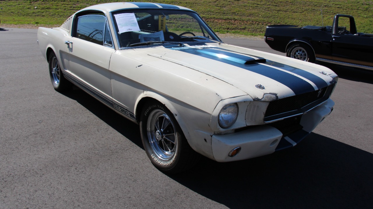 7 classic American cars that still make great daily drivers today