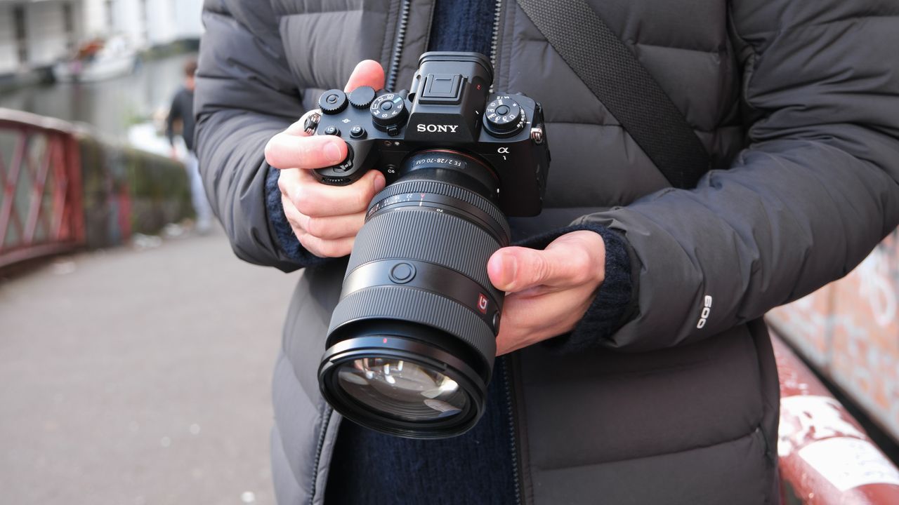 Real cameras can actually fight AI fakes using…AF? This is how one ...