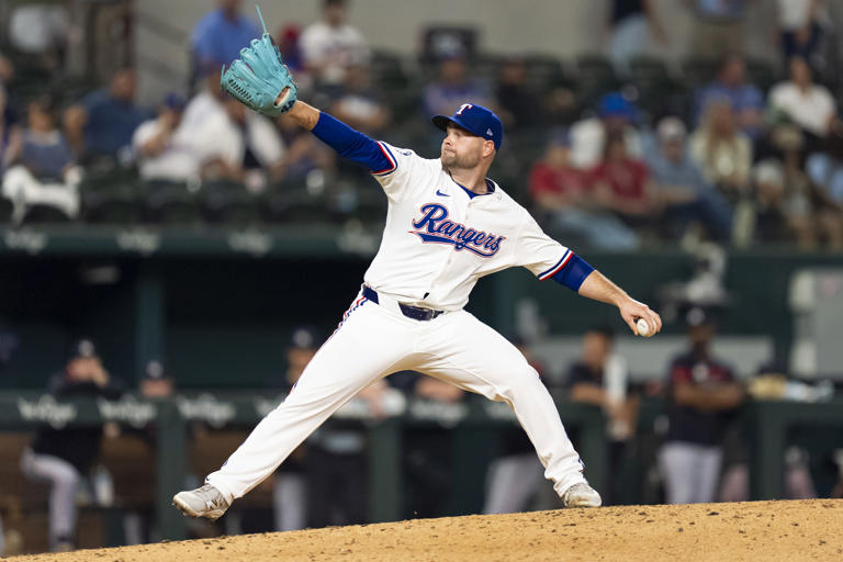 Red Sox sign left-handed reliever Danny Coulombe to one-year, $1 ...