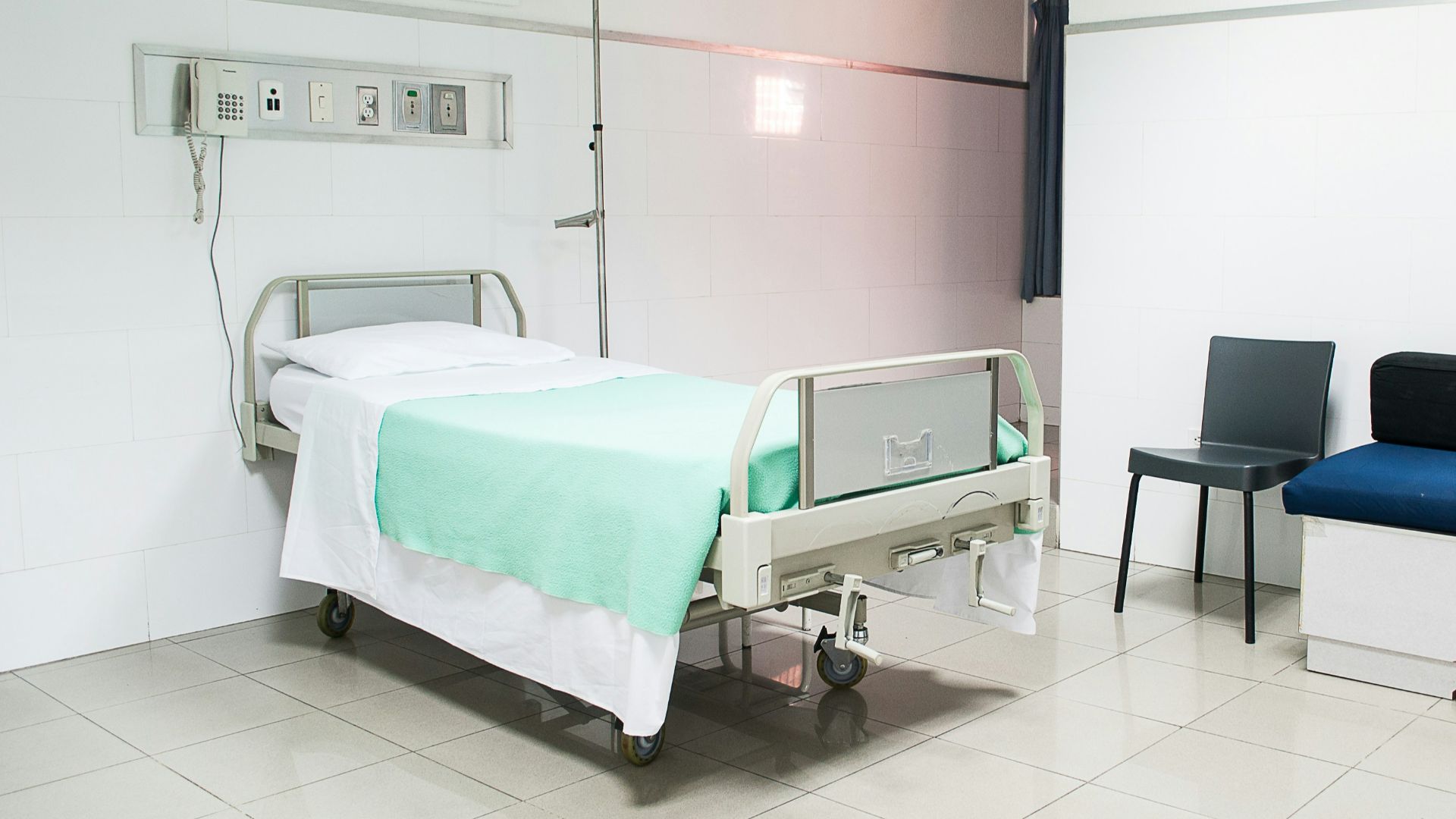 20 things you should never do in a hospital