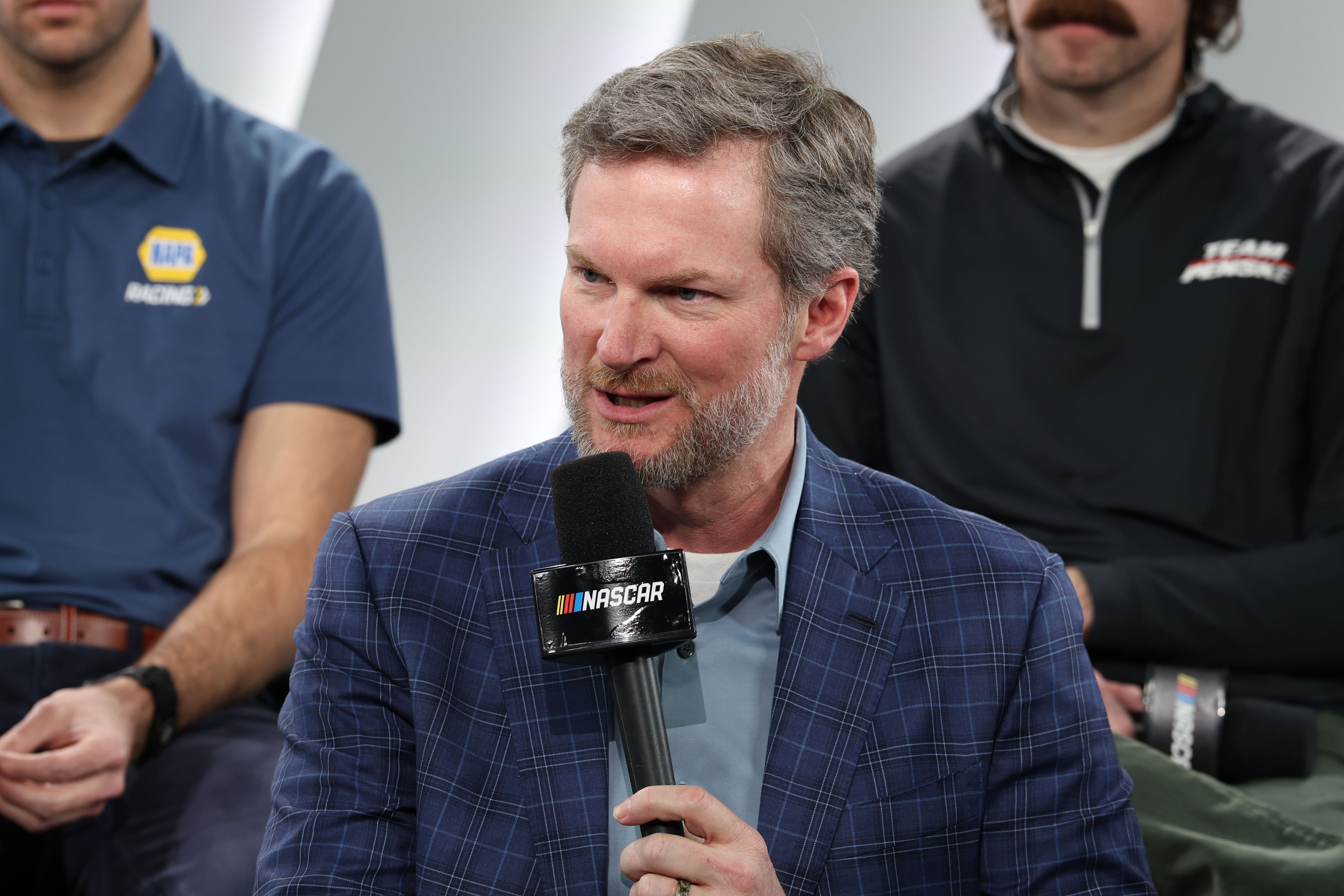 NASCAR Darlington Raceway shift explained by Dale Earnhardt Jr., Bob ...