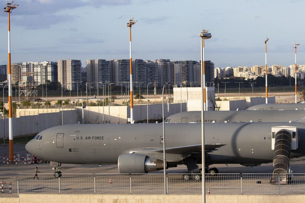6 American servicemen killed after US refueling jet crashes in Iraq