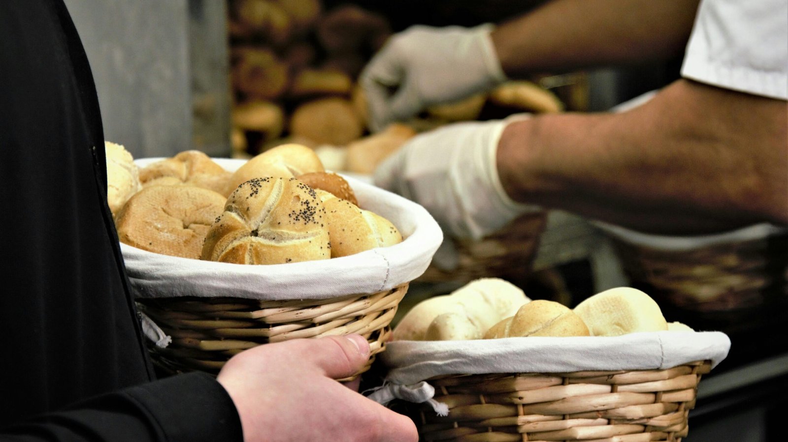 What eating sourdough bread does to your gut, blood sugar, and overall ...