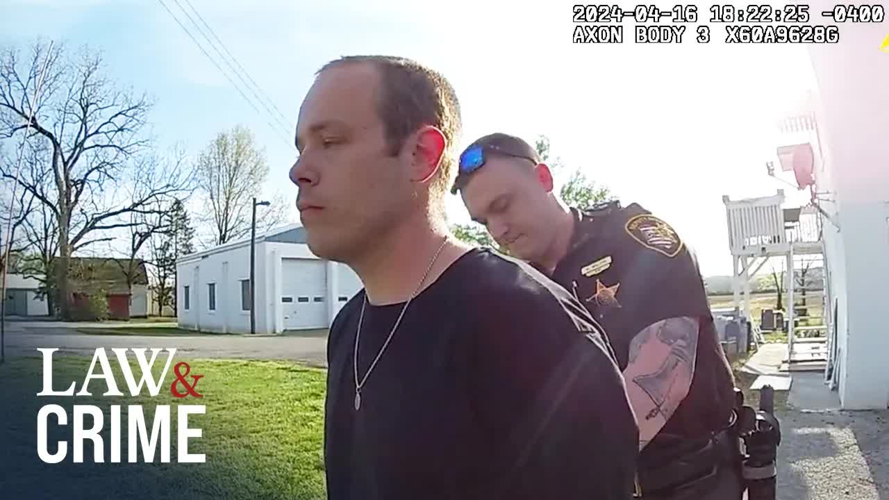 Ohio man kills neighbor in front of wife