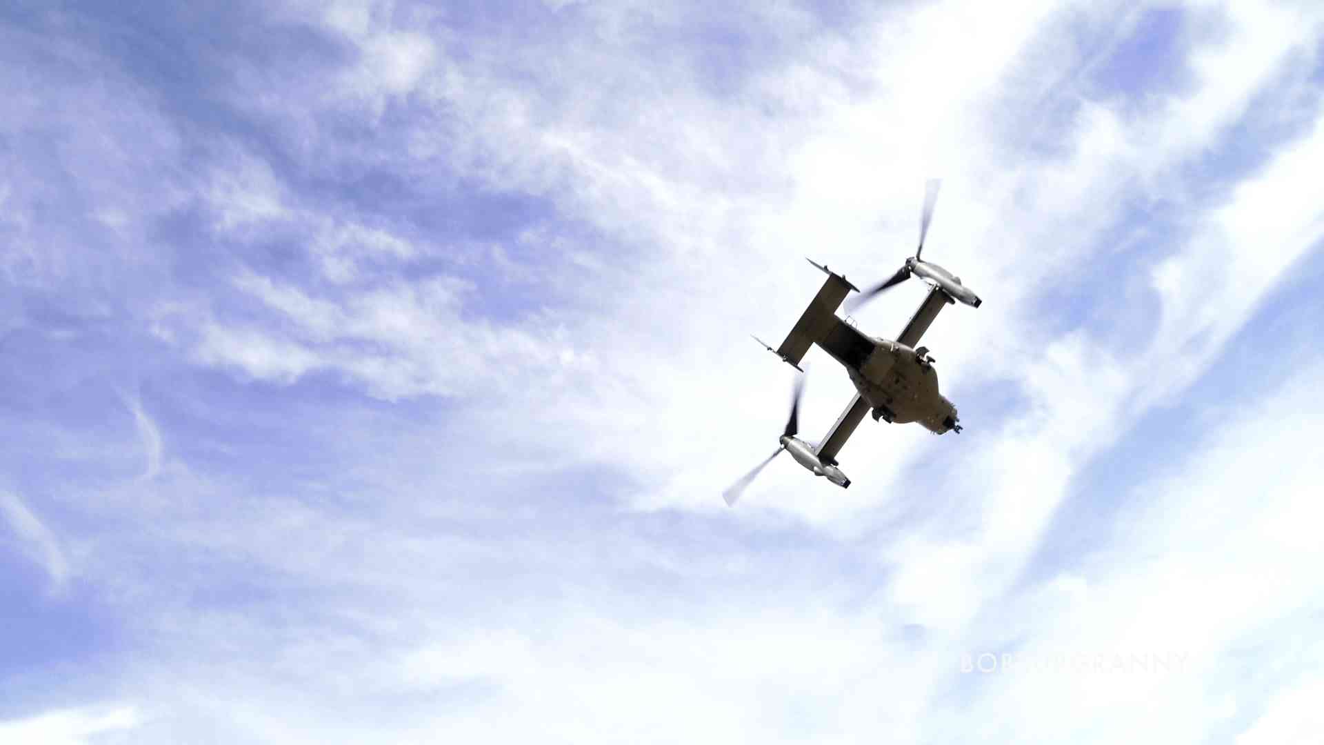 Watch the USAF CV-22 Osprey charge in low before touchdown