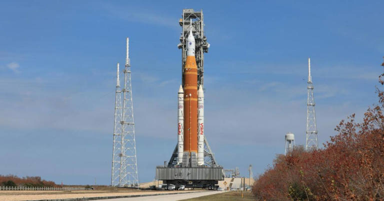 Artemis II: NASA decides to roll out SLS rocket to launchpad tonight ...