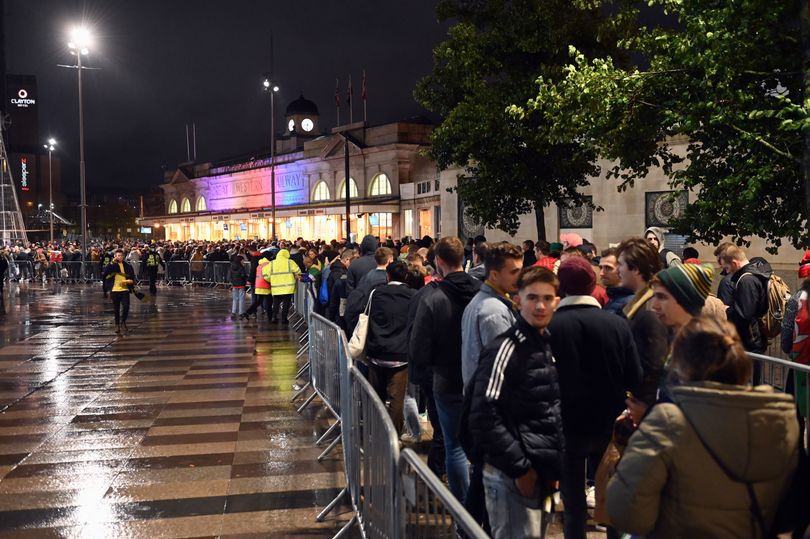 Major Wales v Italy train changes as thousands told they can't use ...