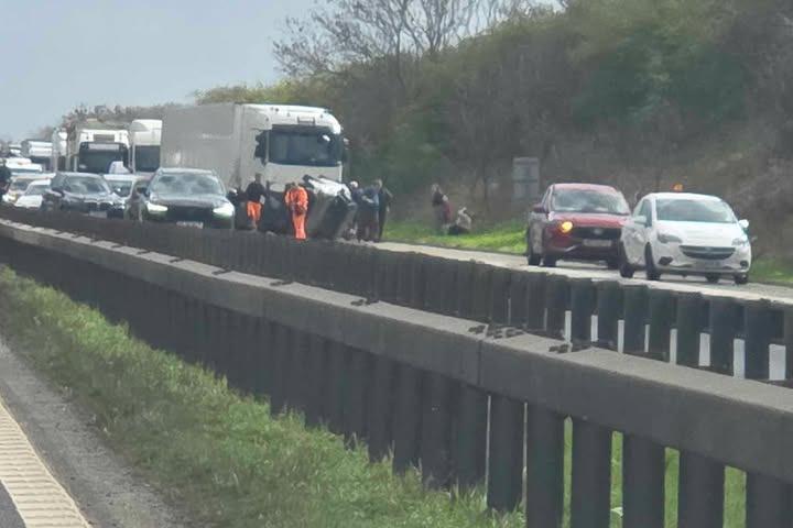 Chaos as three BMWs, HGV and Mini involved in multiple pile-up in Doncaster