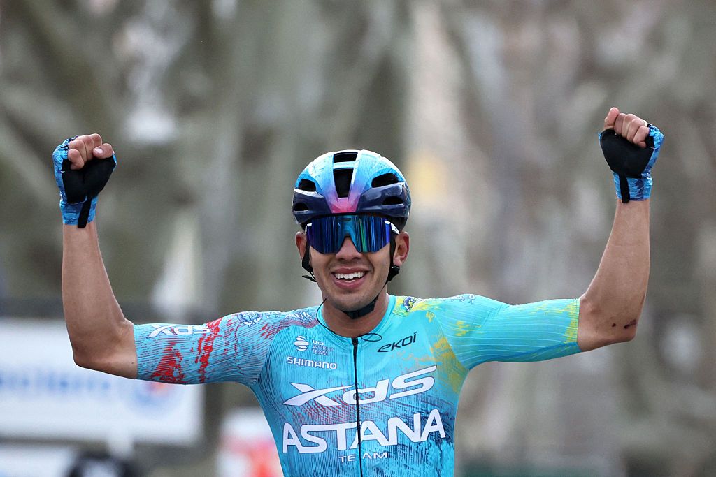 Paris-Nice: Harold Tejada caps off stellar teamwork to grab stage 6 victory