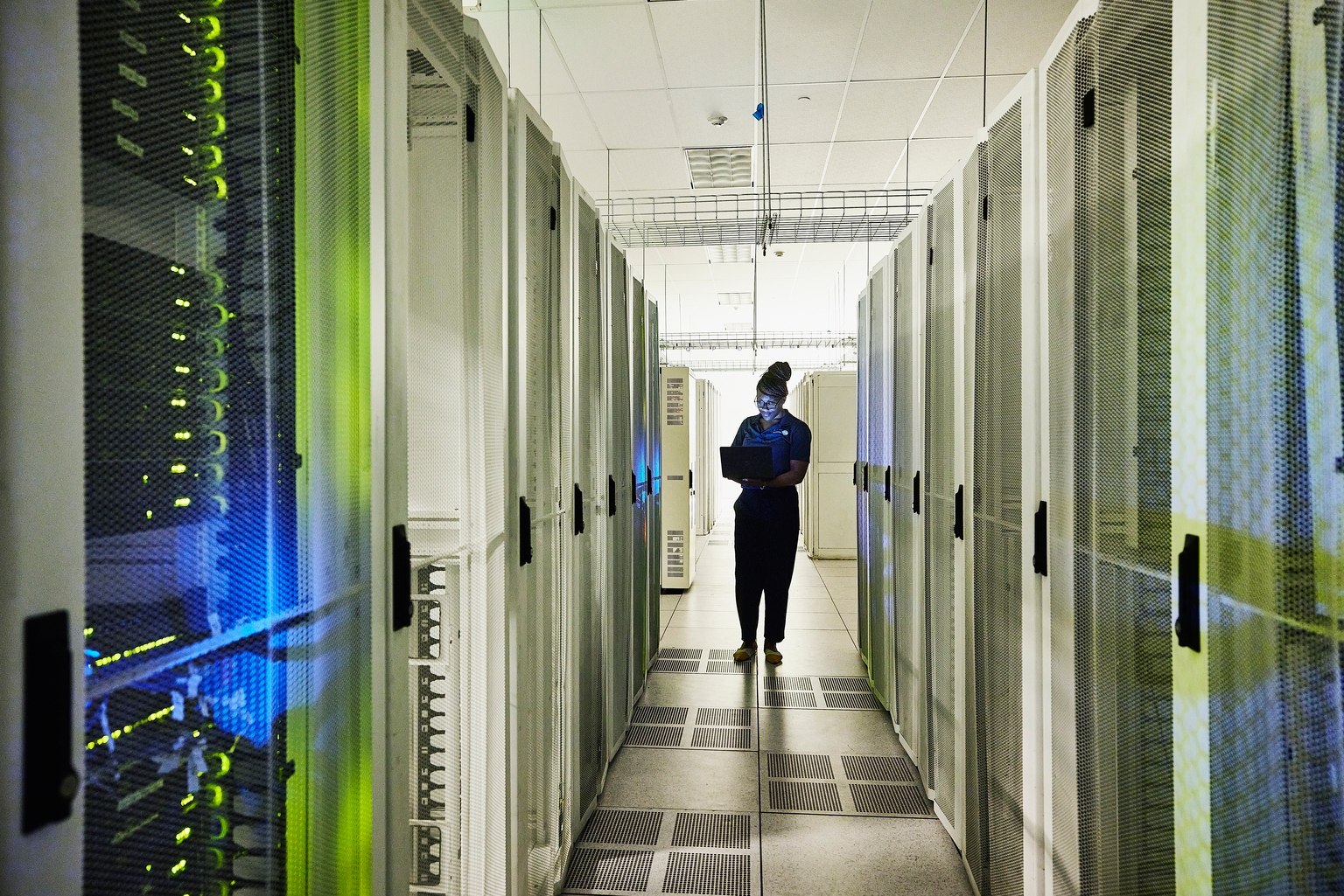 Amazon collabs with Cerebras to deploy AI inference solutions in data ...
