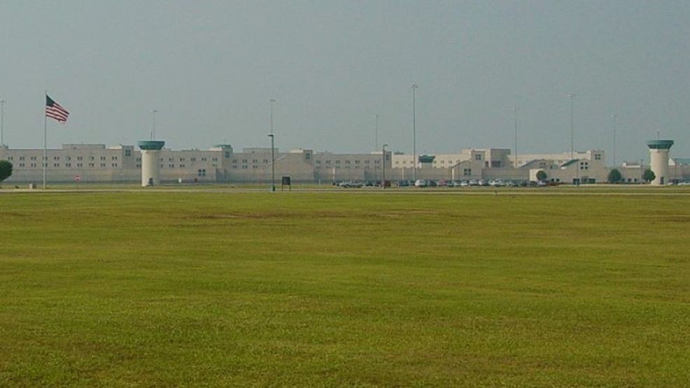Beaumont Federal Prison correctional officer sentenced for selling meth ...