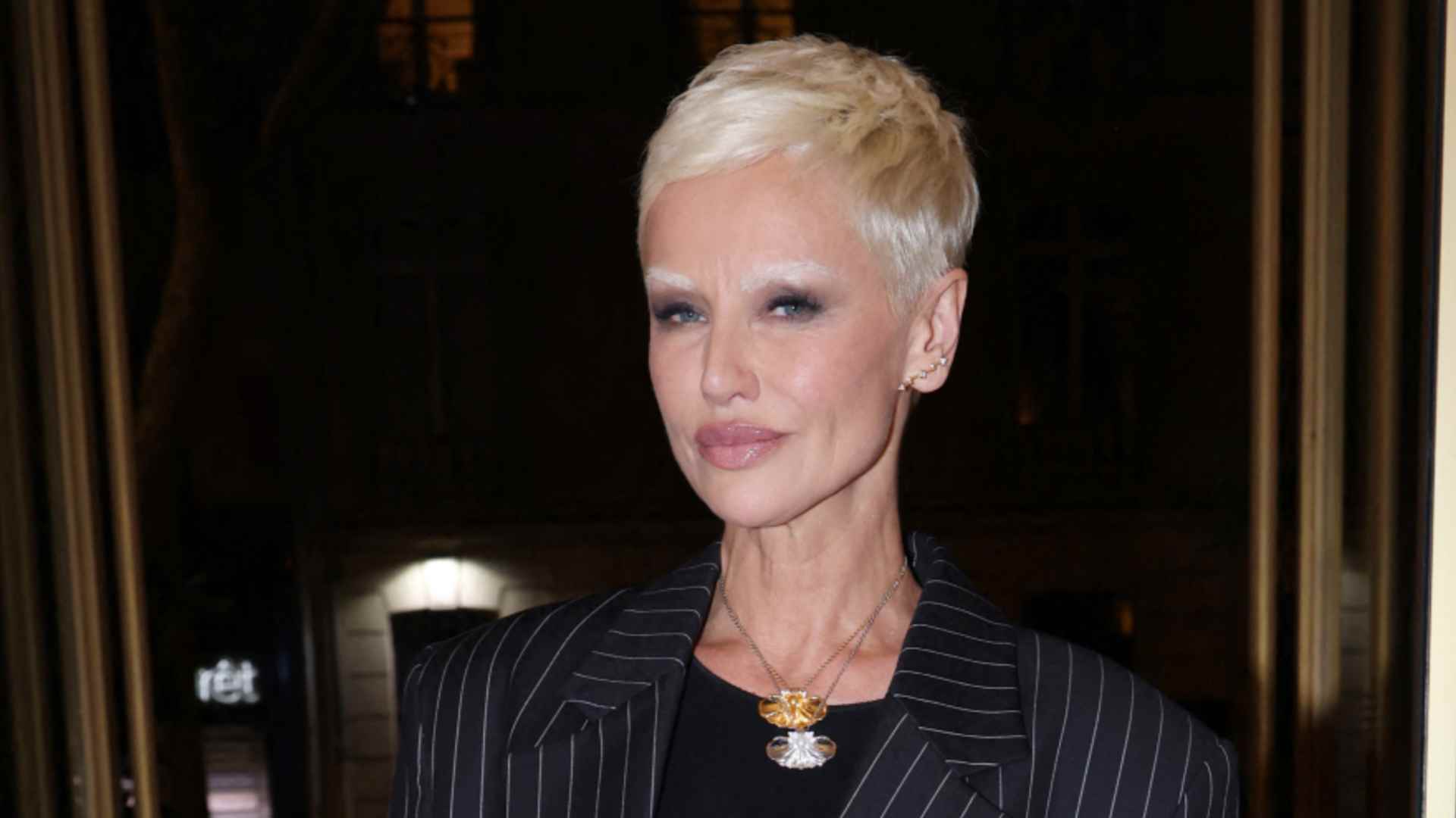 « J’ai fui la violence » : Adriana Karembeu sort du silence dans une ...