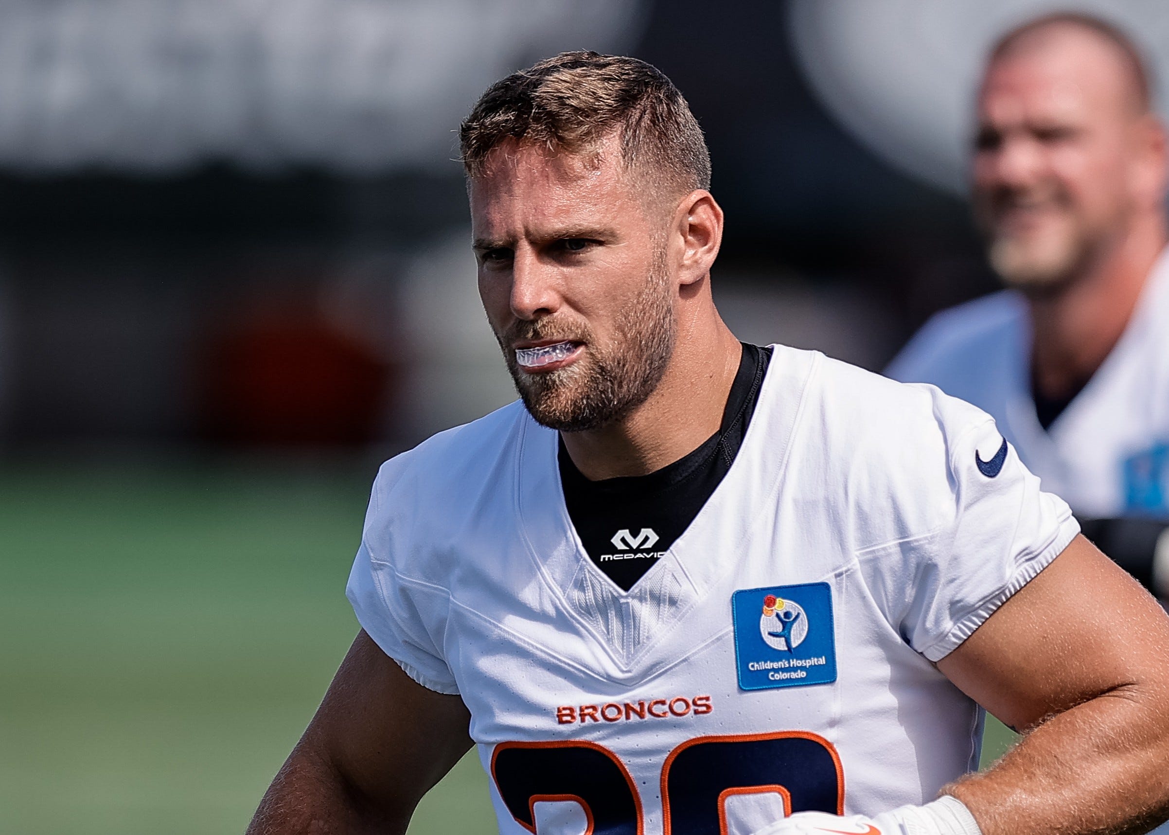 Browns provide Todd Monken with a fullback, signing Michael Burton