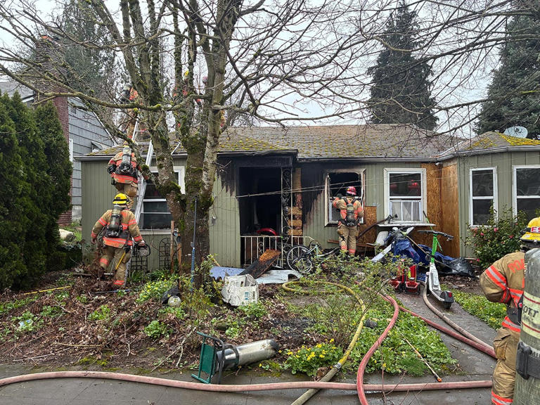 Person suffers burns during house fire in SE Portland