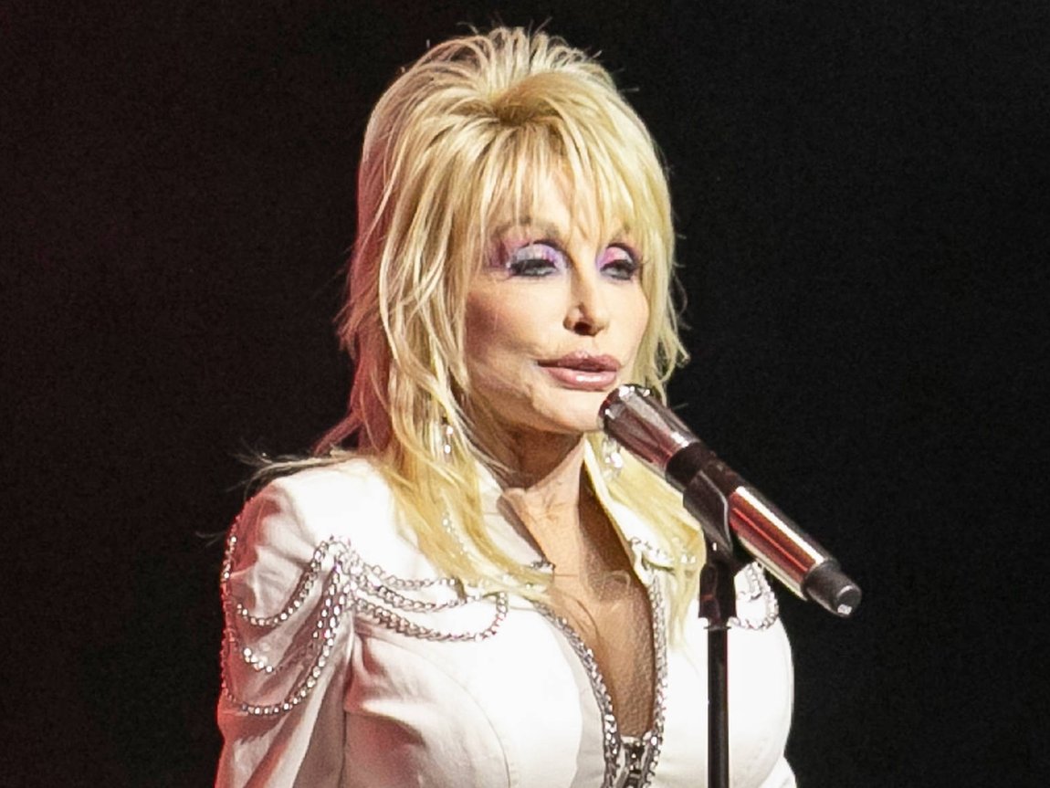 First appearance in months: Dolly Parton gives health update
