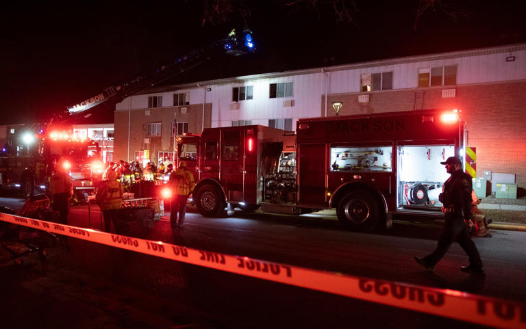 1 dead, 4 injured after overnight fire at Reed Manor in Jackson